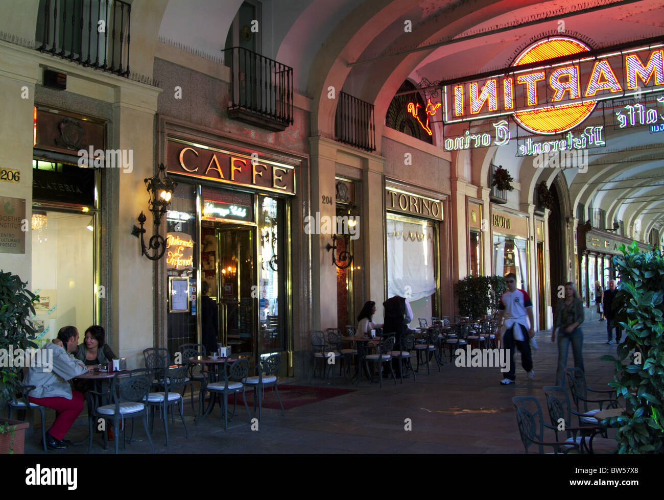Turin cafes immagini e fotografie stock ad alta risoluzione - Alamy