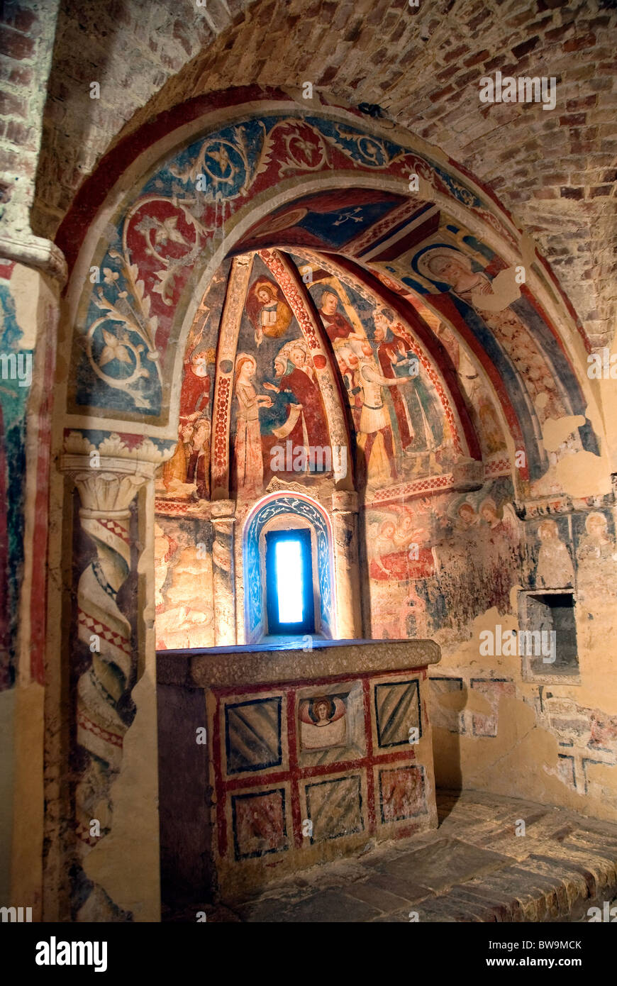 Gli affreschi nella cripta della chiesa di Santa Maria della Rocca ...