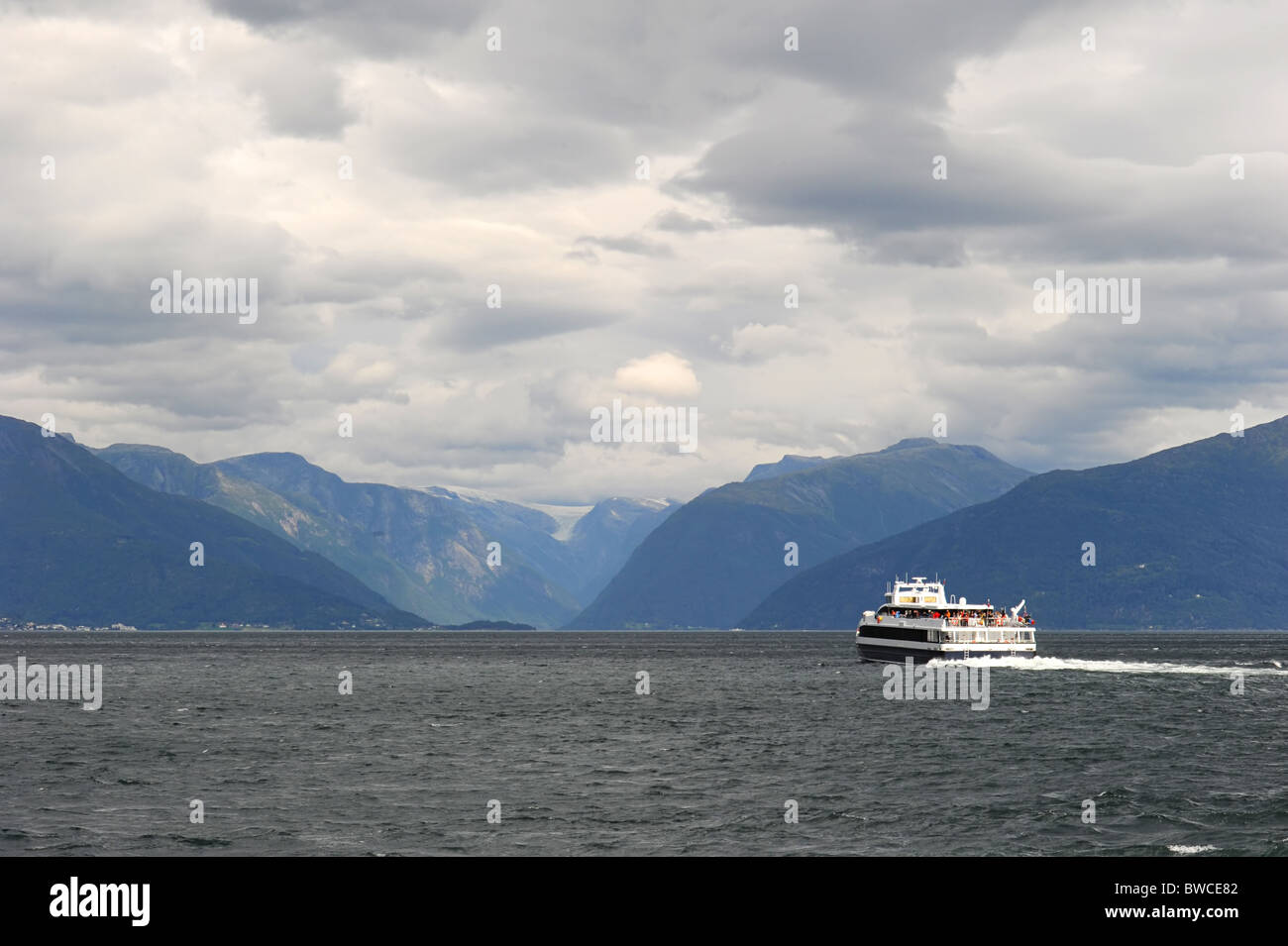 Crociera dei fiordi norvegesi immagini e fotografie stock ad alta risoluzione - Alamy