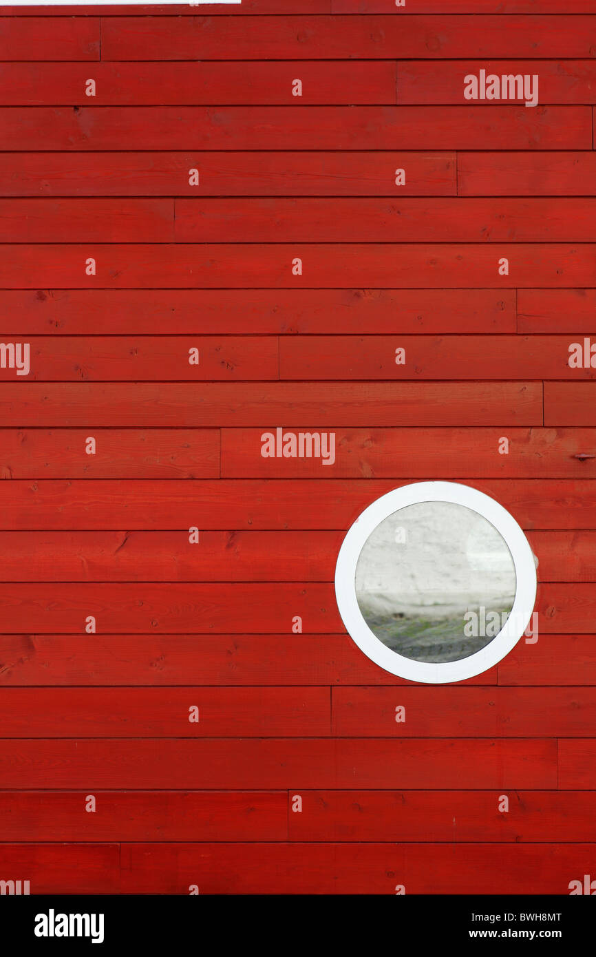 Oblò in legno immagini e fotografie stock ad alta risoluzione - Alamy