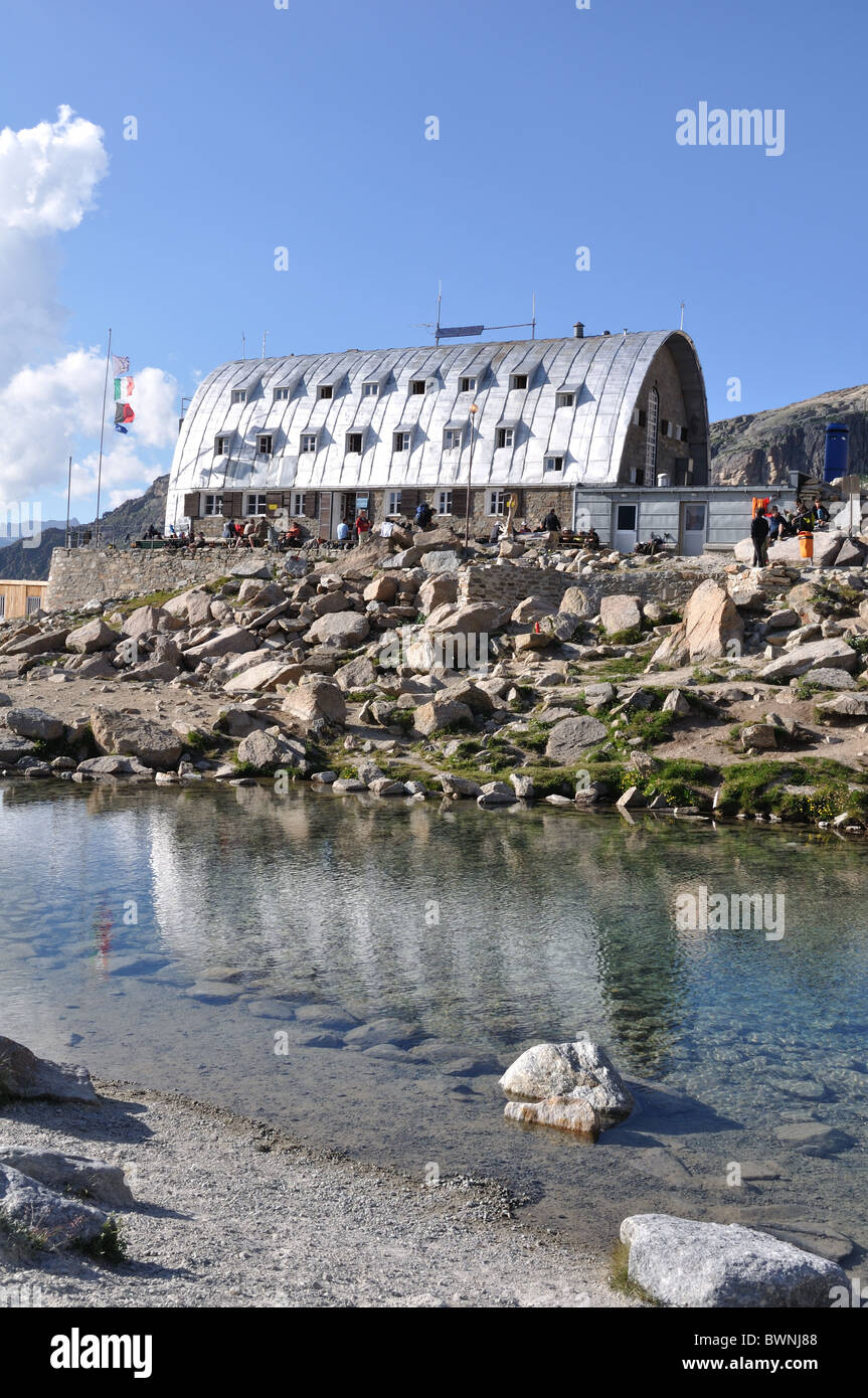 Rifugio vittorio emanuele ii immagini e fotografie stock ad alta ...