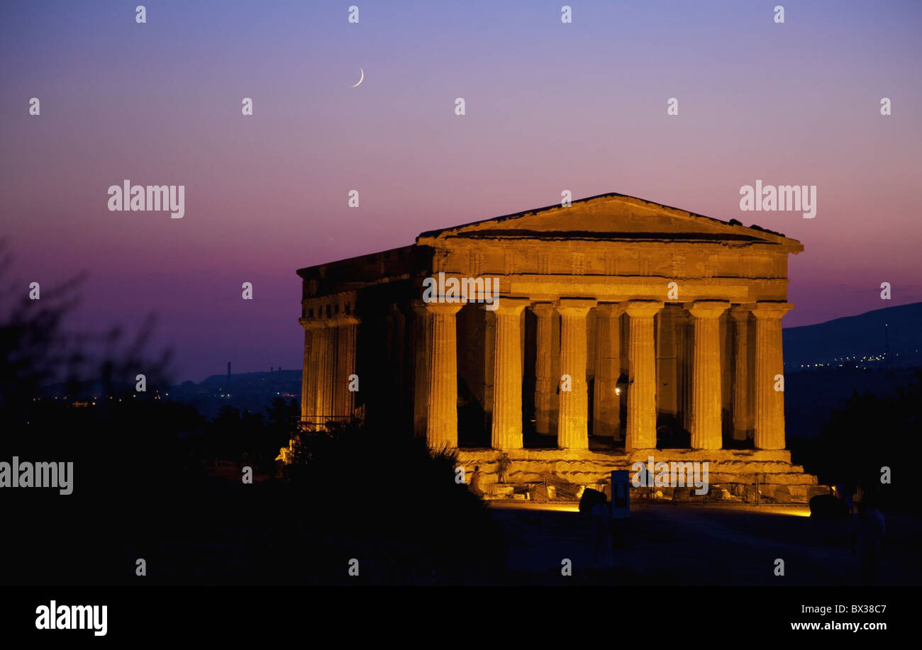 Tempio greco dell'epoca immagini e fotografie stock ad alta risoluzione ...