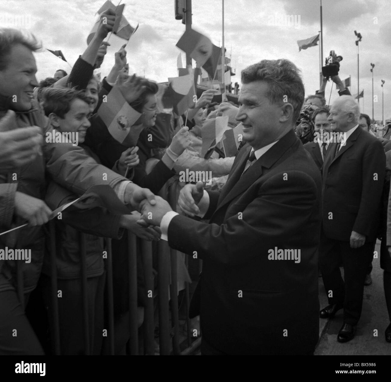 Nicolae ceausescu immagini e fotografie stock ad alta risoluzione - Alamy