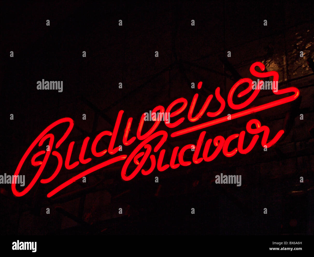 Logo budweiser budvar immagini e fotografie stock ad alta risoluzione ...