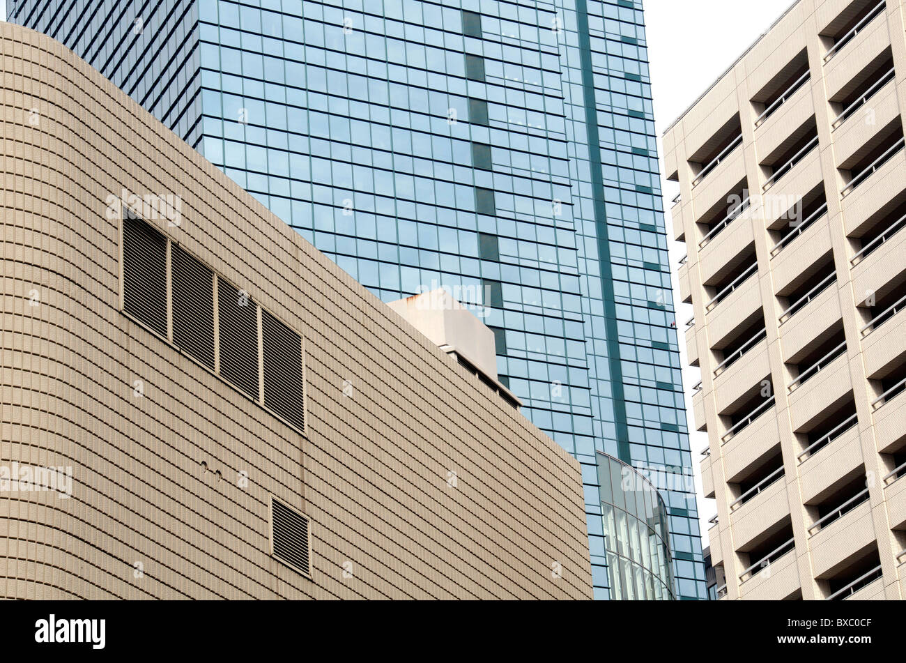 Moderni edifici di tokyo immagini e fotografie stock ad alta ...