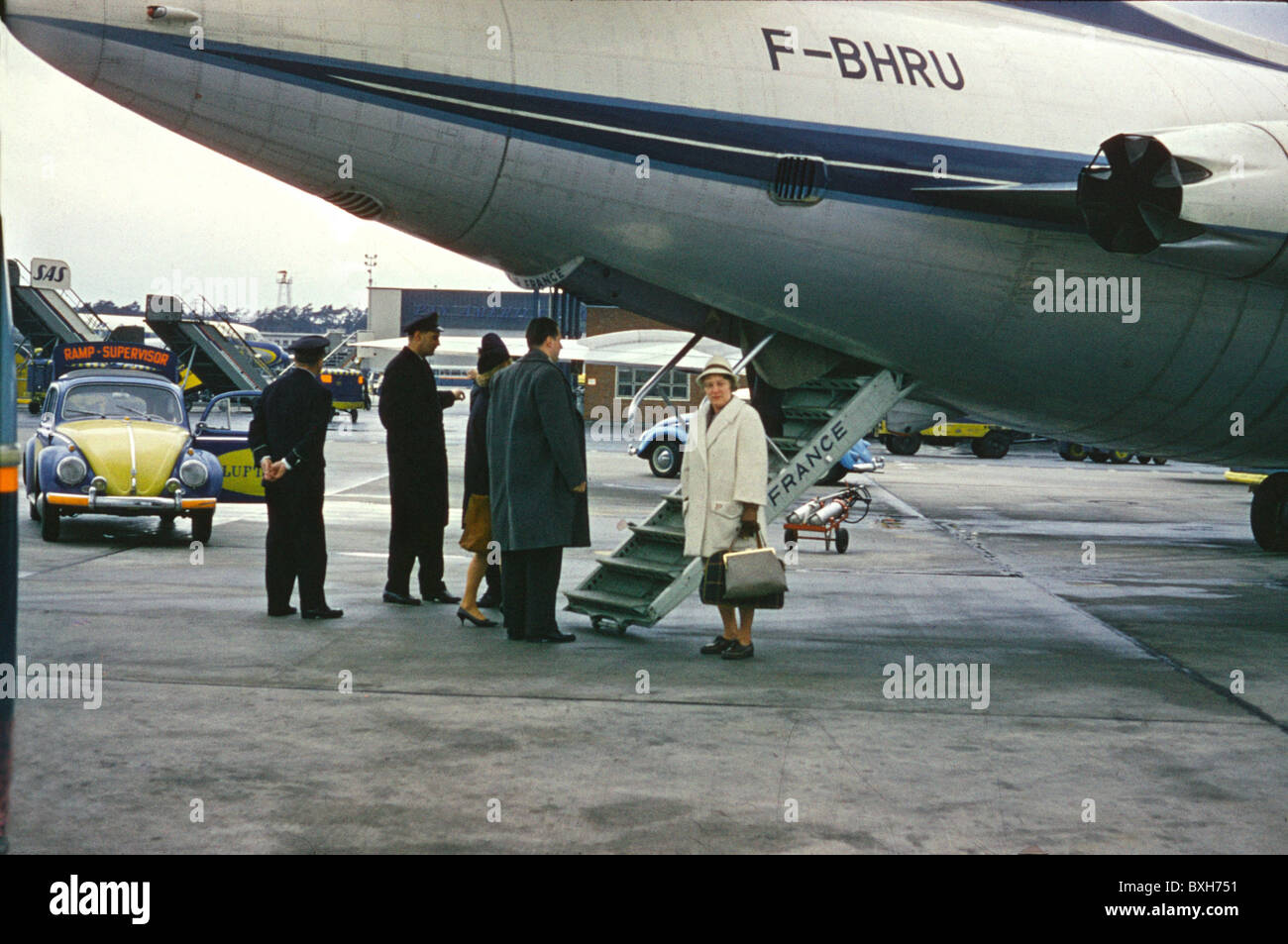 Aeroplano dell'aeroporto di arrivo immagini e fotografie stock ad alta ...