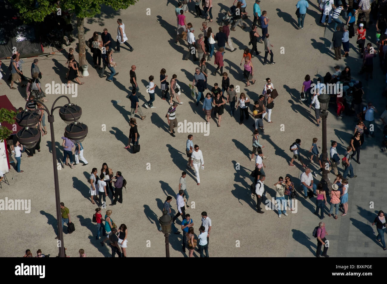 Panoramica di parigi delle strade che attraversano immagini e ...
