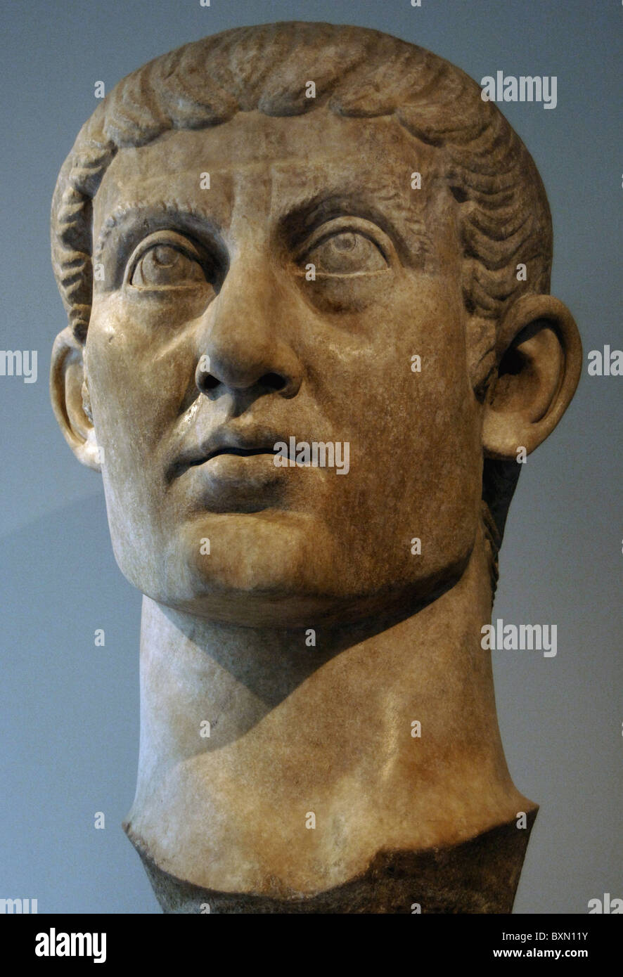 Costantino I il Grande (272-337). Imperatore romano. Ritratto in marmo ...
