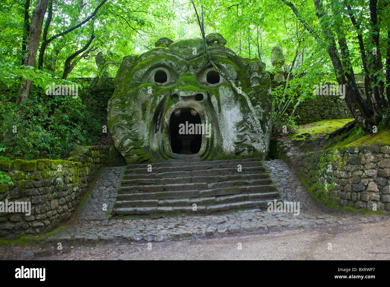 Porta dell'inferno, Parco dei Mostri complesso monumentale, Bomarzo ...