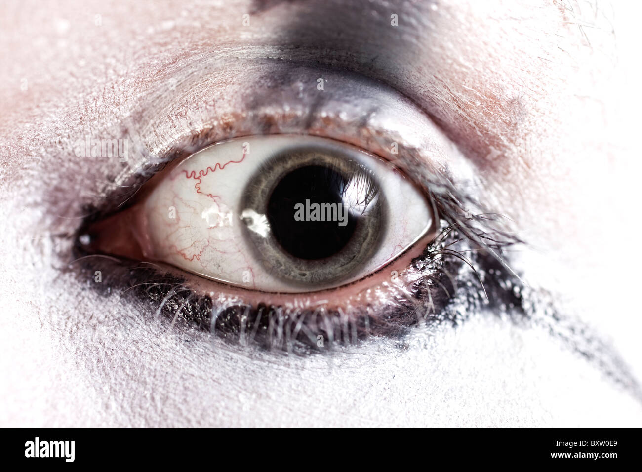Dilated pupil eye immagini e fotografie stock ad alta risoluzione - Alamy