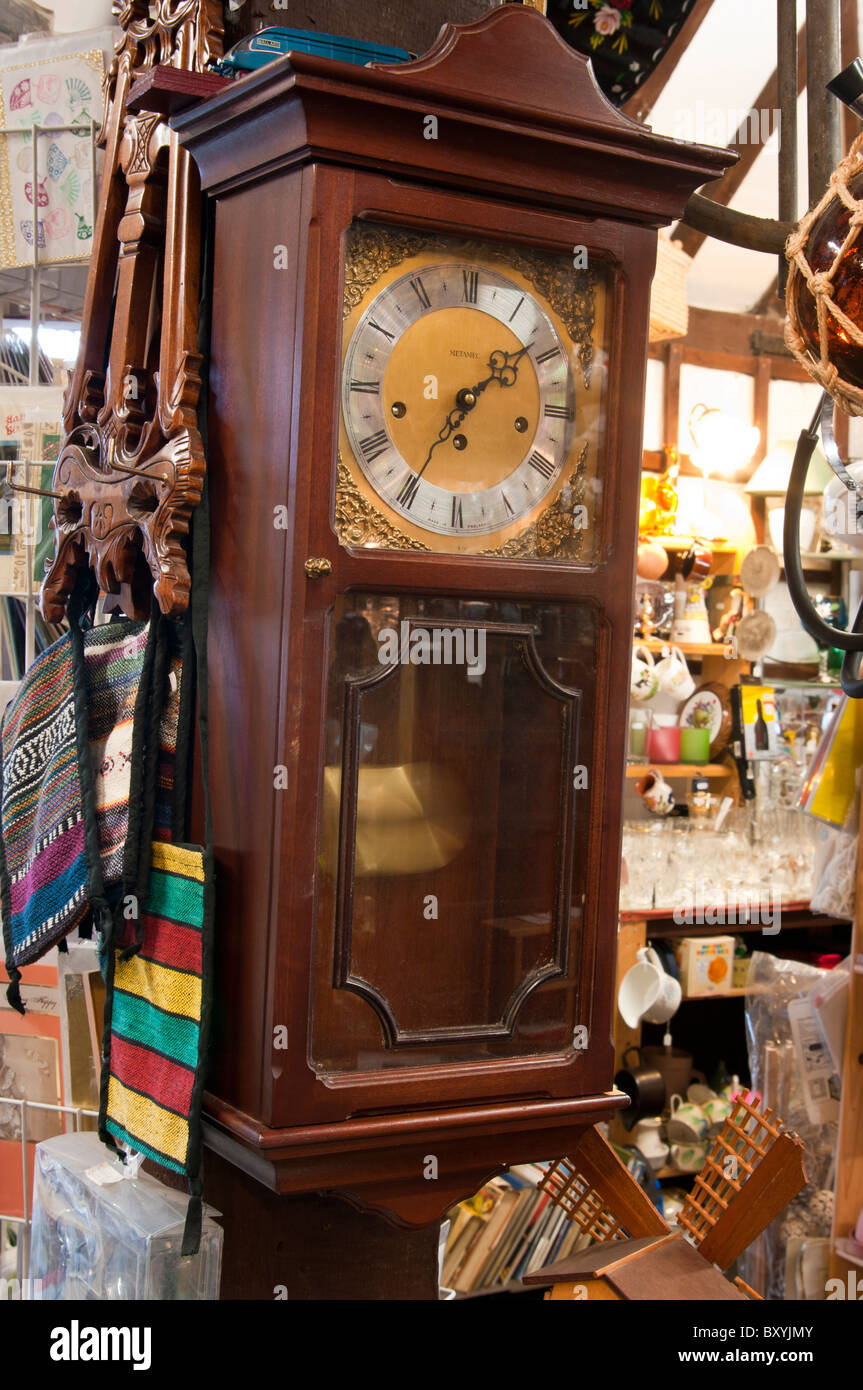 Orologi a pendolo immagini e fotografie stock ad alta risoluzione - Alamy