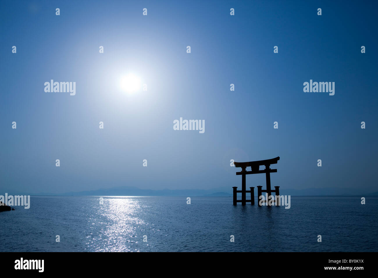 Biwa lago torii immagini e fotografie stock ad alta risoluzione - Alamy