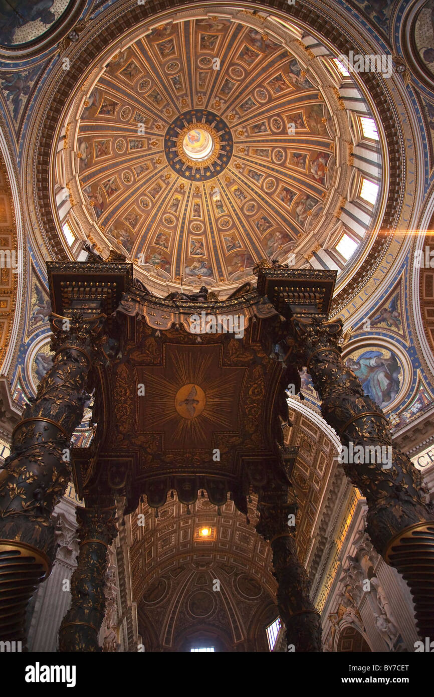 Berninis Baldacchino Immagini & Berninis Baldacchino Fotos Stock - Alamy