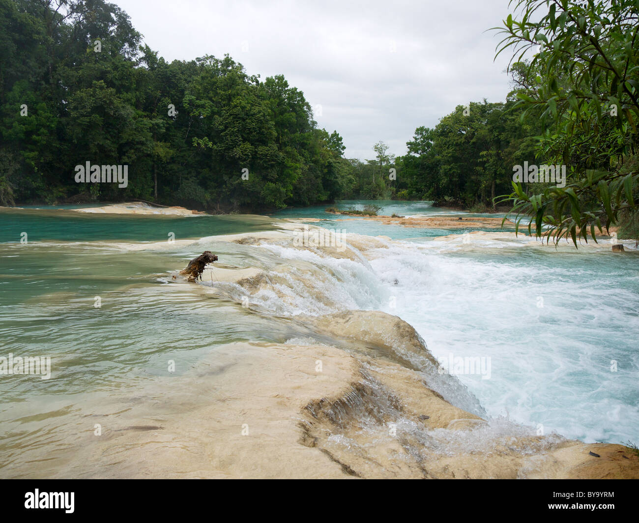 Cascate di agua azul immagini e fotografie stock ad alta risoluzione ...