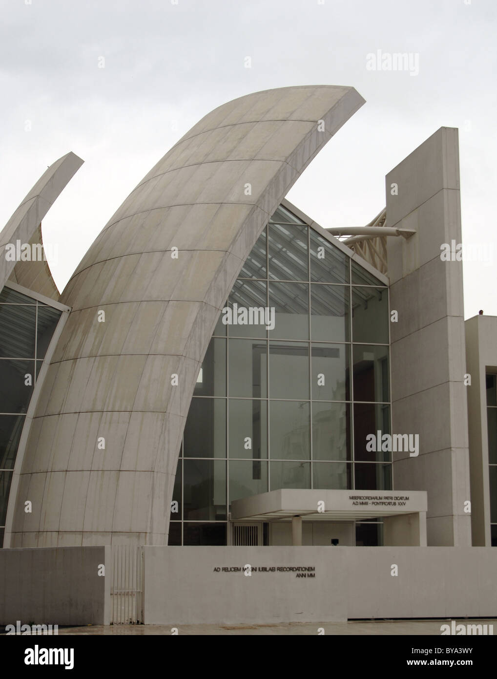 Chiesa dio padre misericordioso immagini e fotografie stock ad alta ...