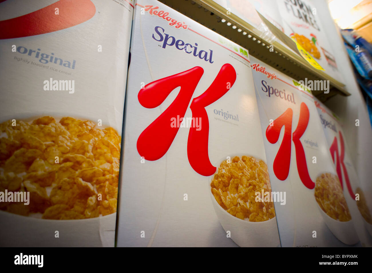 Kelloggs corn flakes box immagini e fotografie stock ad alta ...