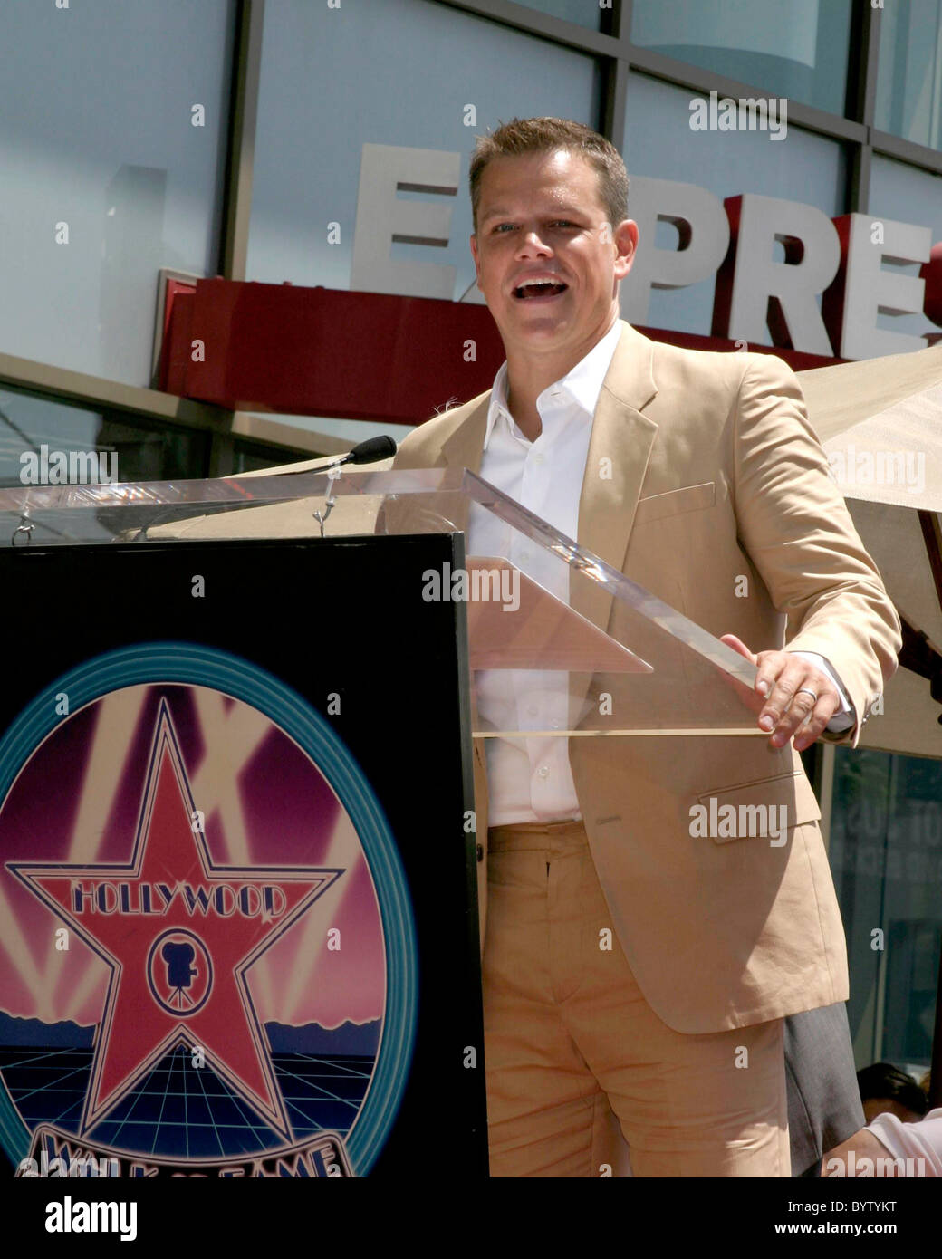 Matt Damon è onorato con la 2,343rd stella sul 'Walk of Fame' su ...