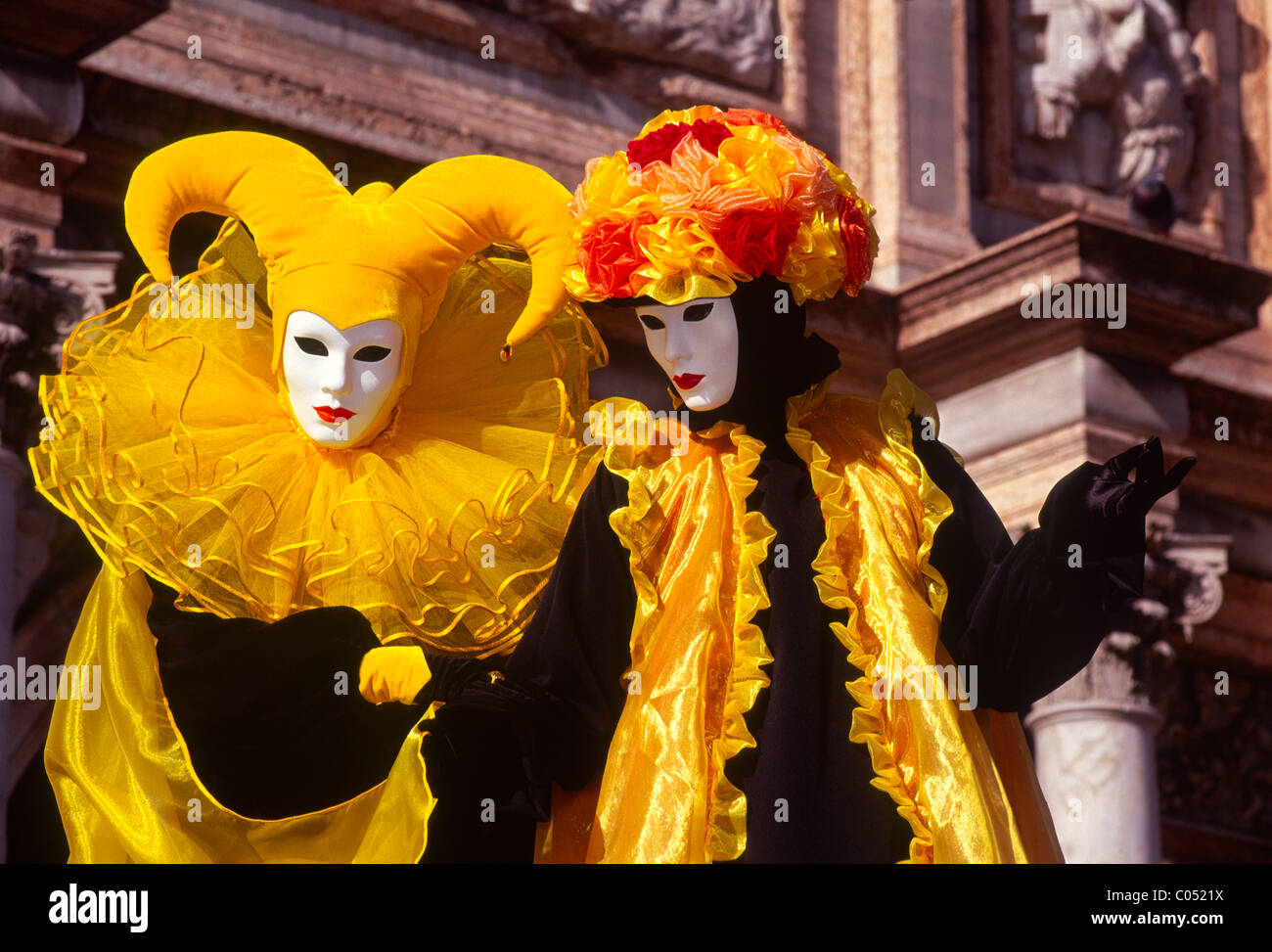 Personaggi di carnevale immagini e fotografie stock ad alta risoluzione ...
