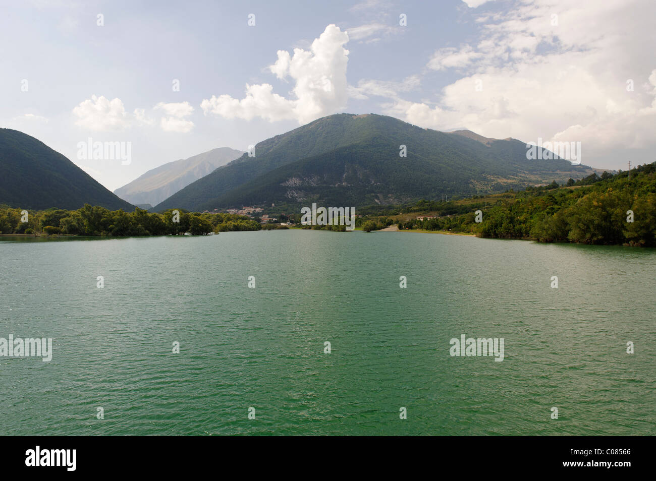 Lago di barrea immagini e fotografie stock ad alta risoluzione - Alamy