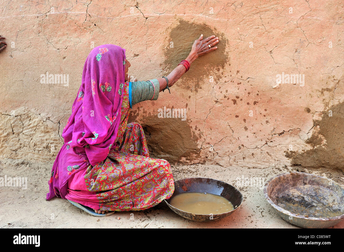 Intonaco di sterco di mucca immagini e fotografie stock ad alta ...