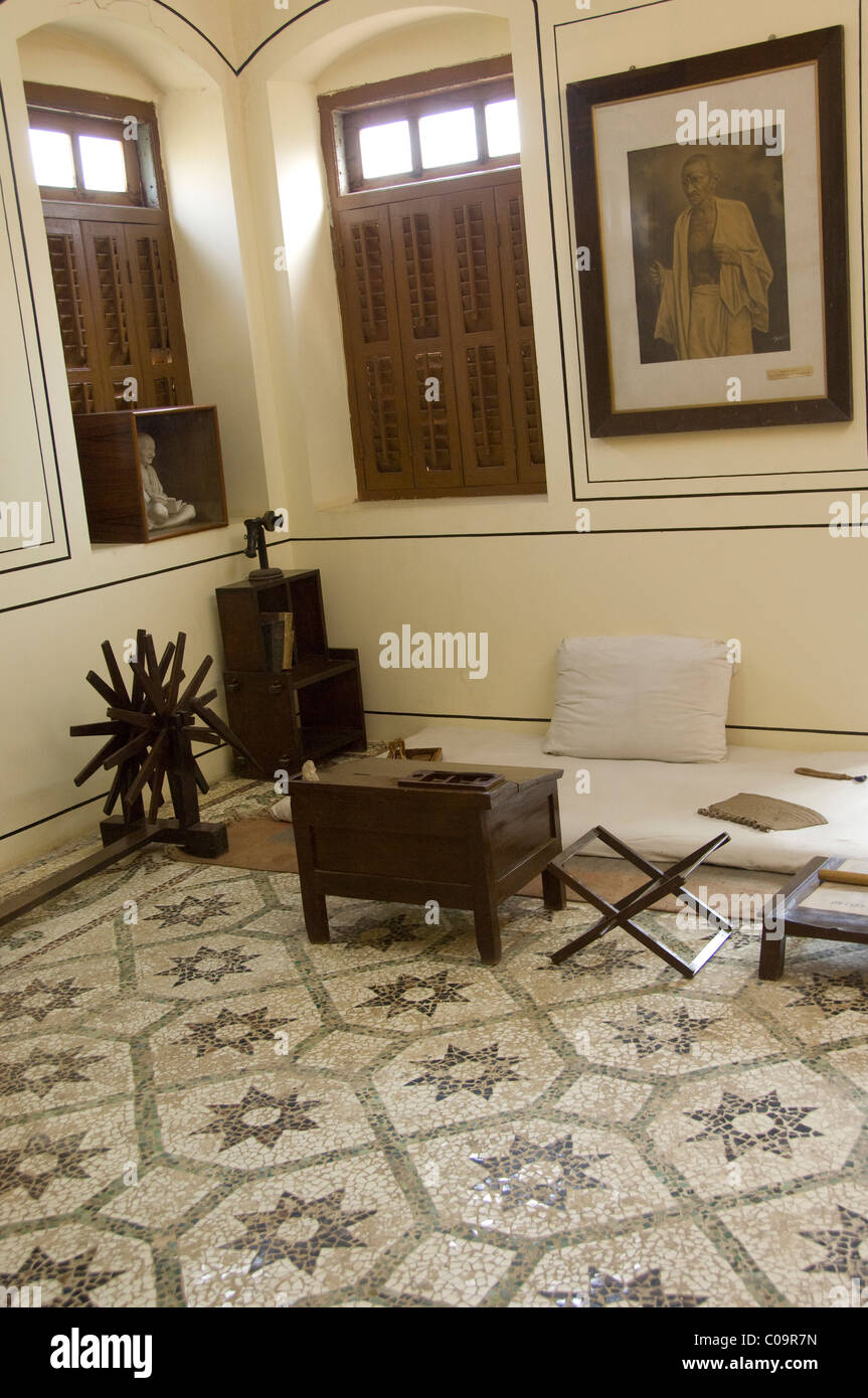 Mahatma gandhi spinning wheel india immagini e fotografie stock ad alta ...