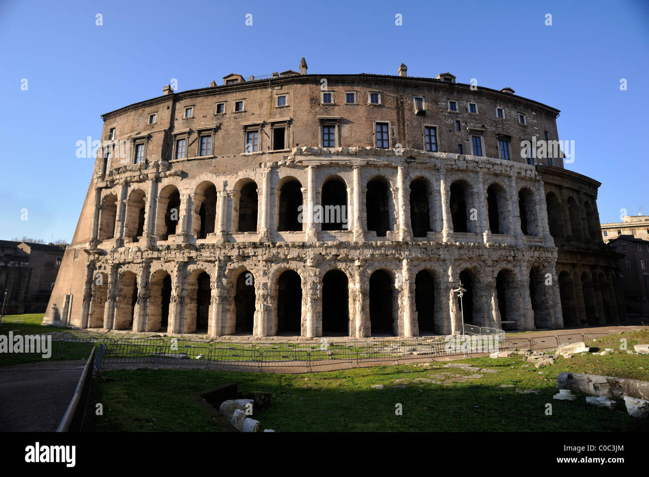 Teatro romano fuori immagini e fotografie stock ad alta risoluzione - Alamy