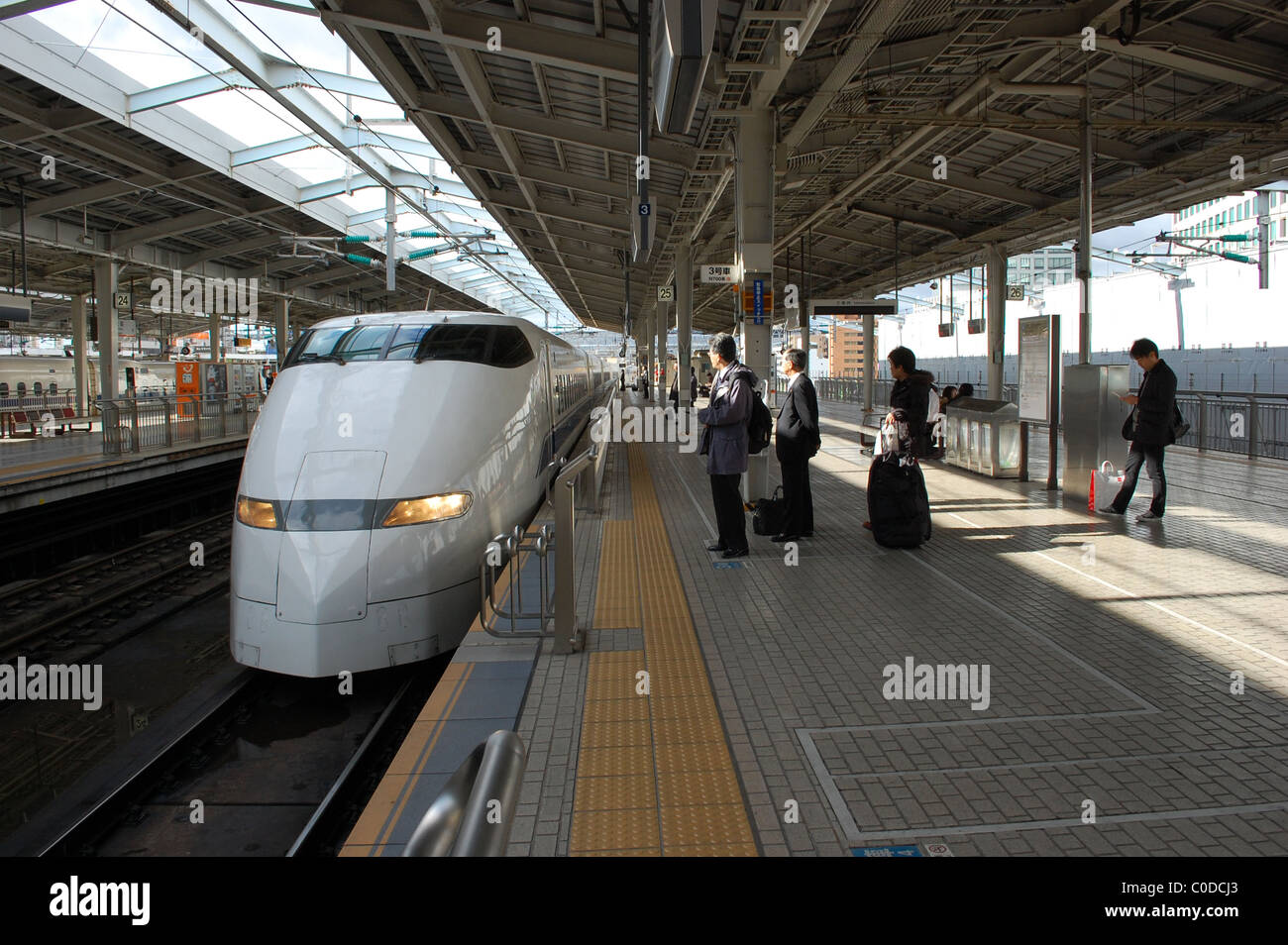 Serie 300 treno proiettile shinkansen immagini e fotografie stock ad ...