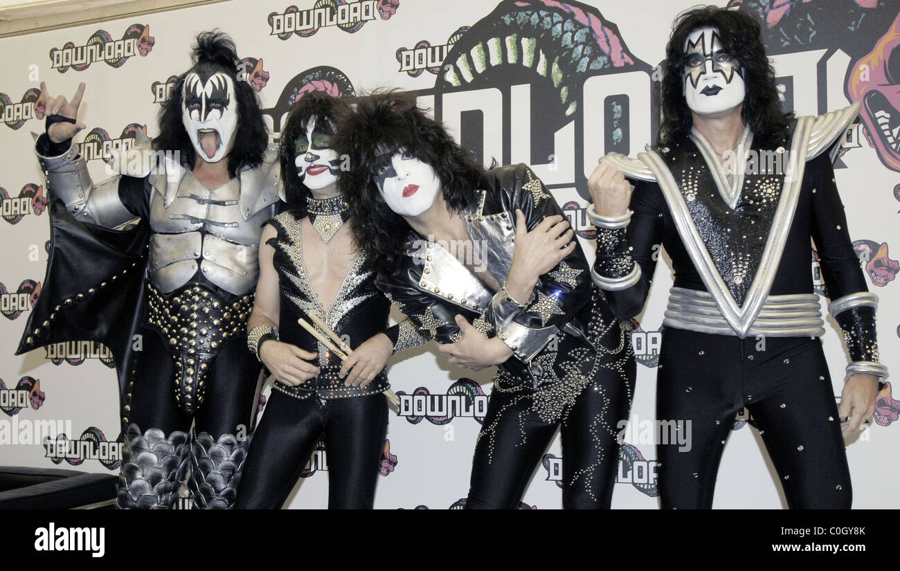 Paul stanley tommy thayer eric cantante gene simmons kiss immagini e ...