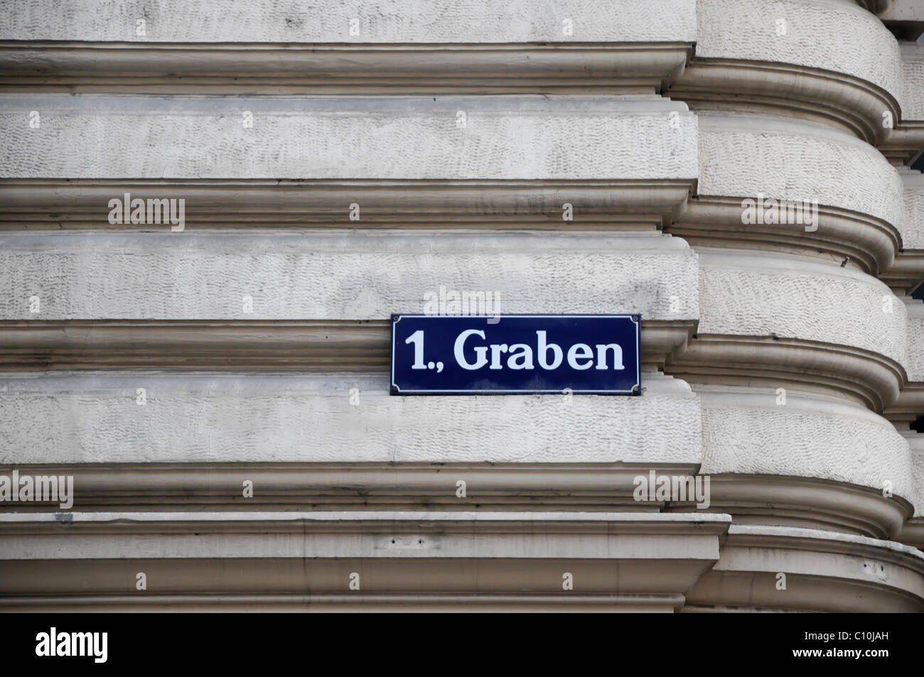 Cartello stradale con nome della via e informazioni immagini e ...