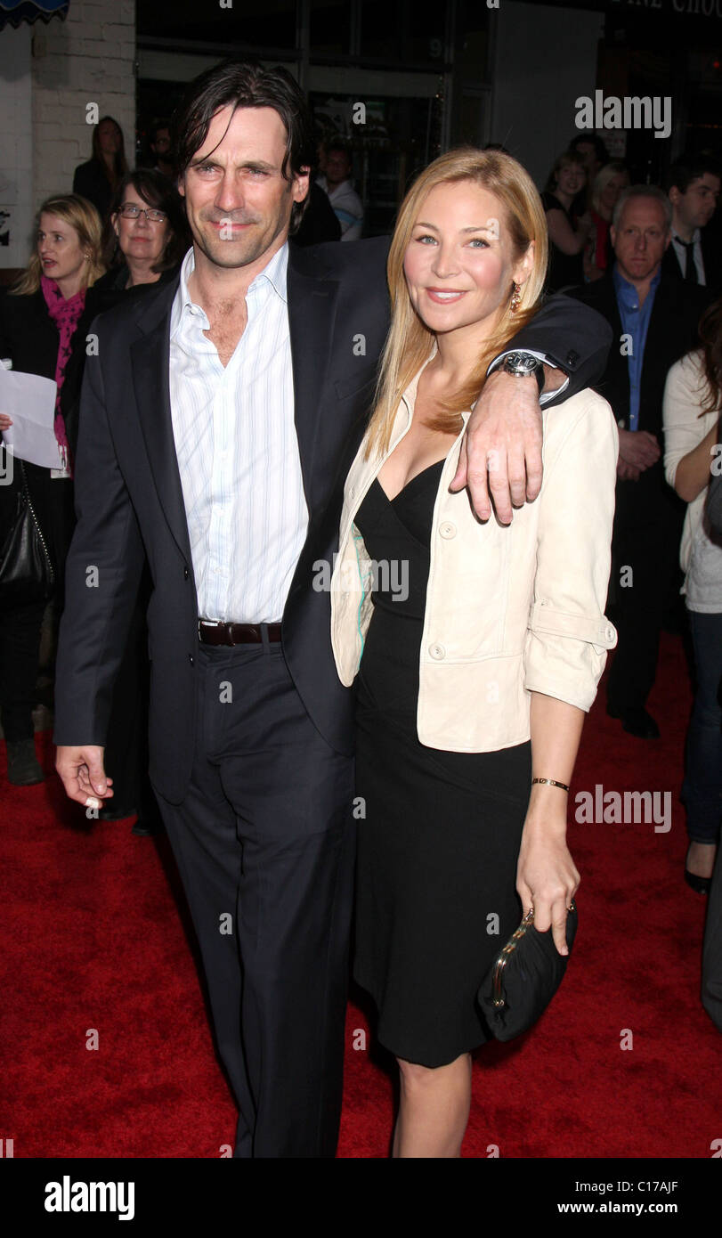 Jon Hamm e Jennifer Westfeldt assiste il Los Angeles Premiere di "ti ...