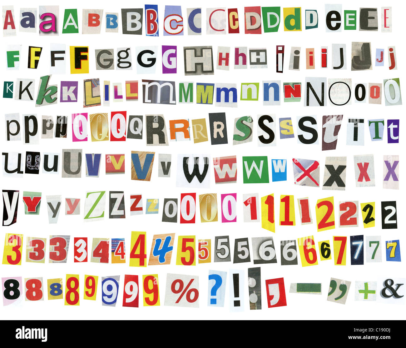 Giornale di lettere, numeri e segni di punteggiatura, isolato su bianco ...