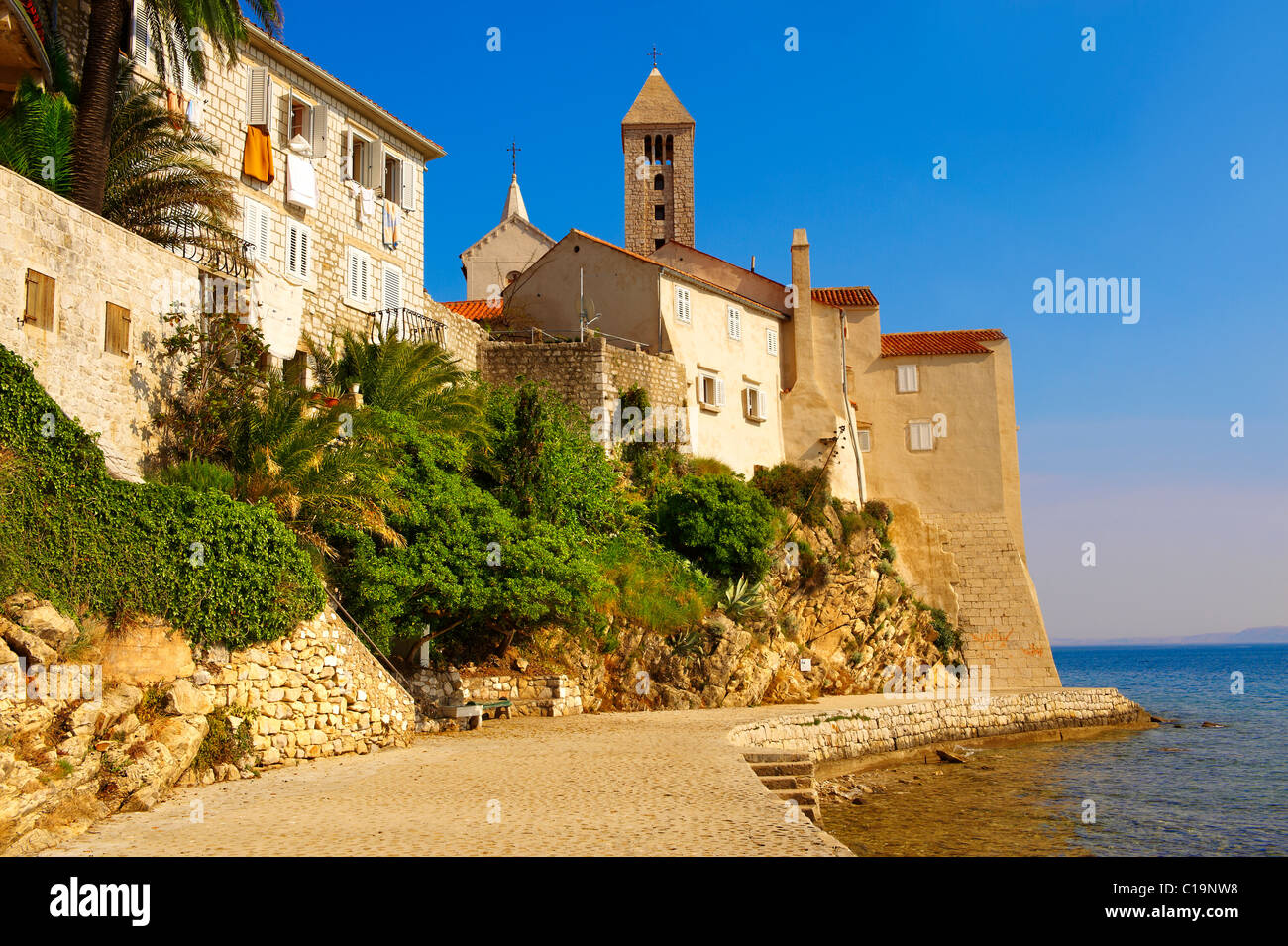 La città medievale e scogliere Rab. Isola di Rab, Craotia Foto stock ...