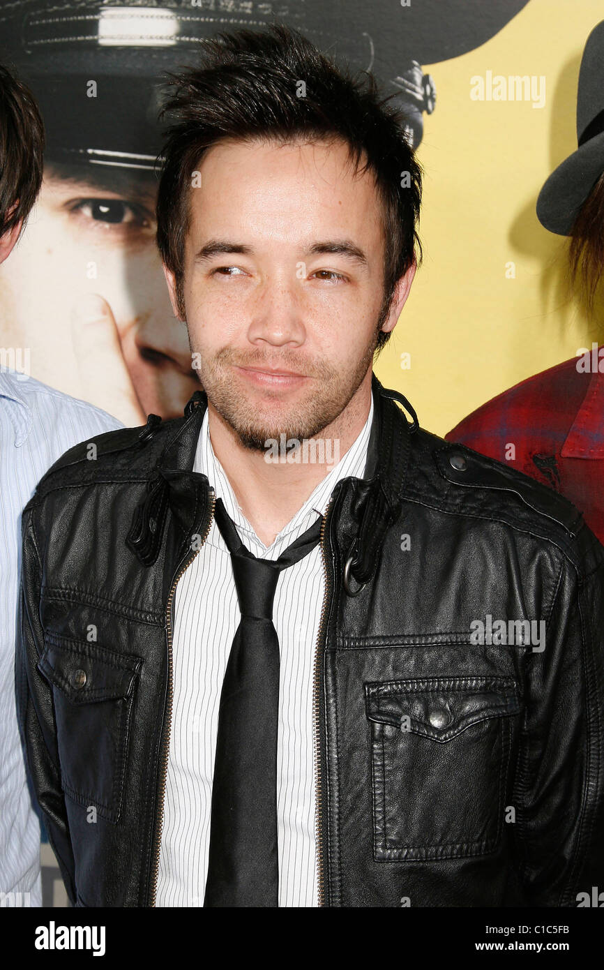 Doug Robb Hoobastank di Los Angeles prima di "osservare e riferire ...