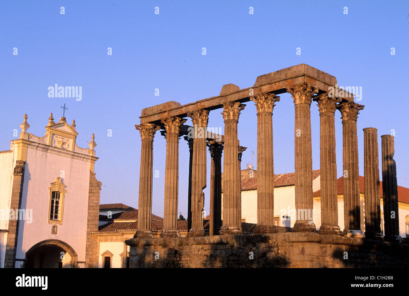 Colonne del tempio romano immagini e fotografie stock ad alta ...