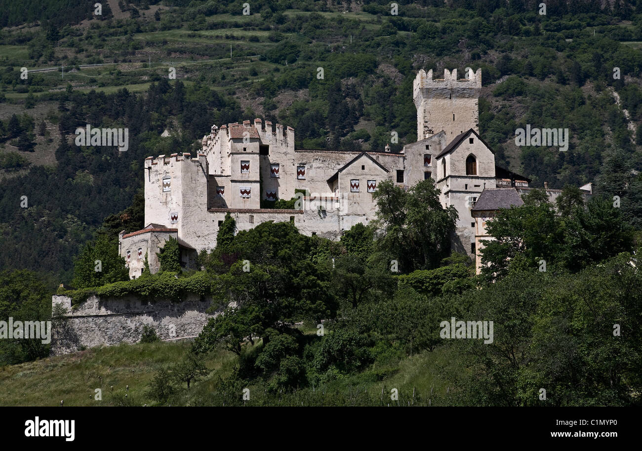 Italia il castello di churburg immagini e fotografie stock ad alta ...