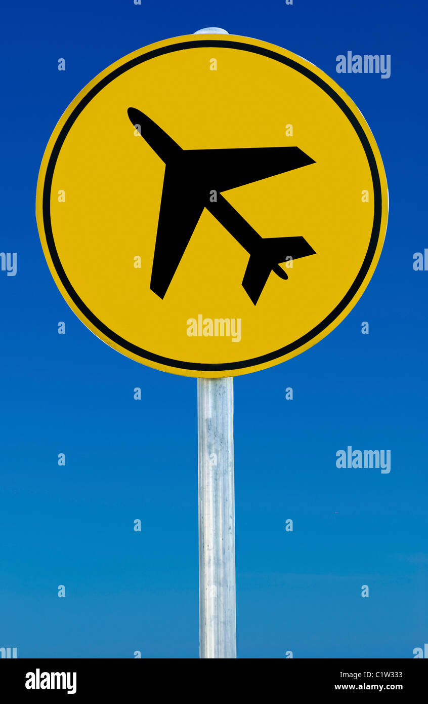 Cartello blu circolare con freccia bianca immagini e fotografie stock ...