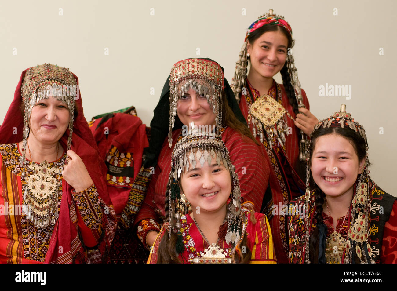 Turkmenistan young women people immagini e fotografie stock ad alta ...
