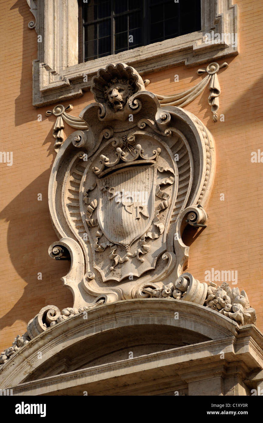 Italia, Roma, Campidoglio, Palazzo Senatorio, SPQR stemma Foto stock ...