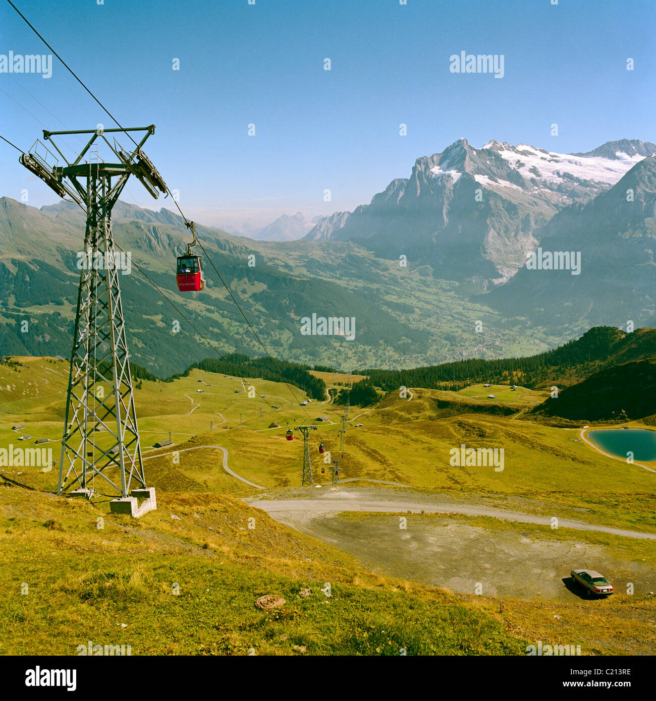 Alpi svizzere della funivia rossa immagini e fotografie stock ad alta ...