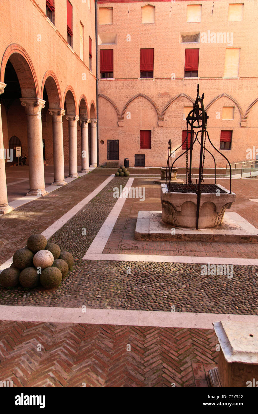 Castello estense interior ferrara italy immagini e fotografie stock ad ...