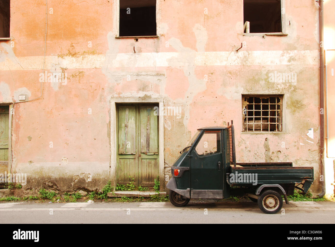 Pickup piaggio ape immagini e fotografie stock ad alta risoluzione - Alamy