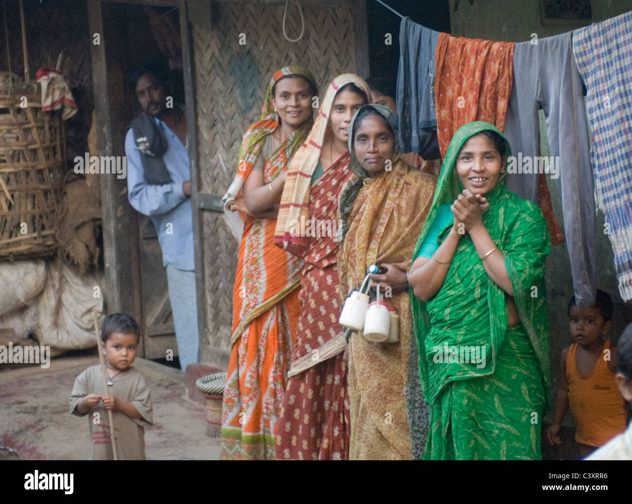Donne per strada immagini e fotografie stock ad alta risoluzione - Alamy