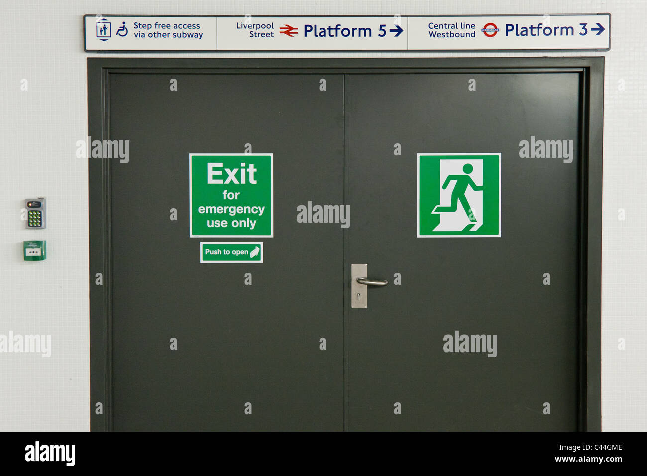 Simbolo di emergenza immagini e fotografie stock ad alta risoluzione ...