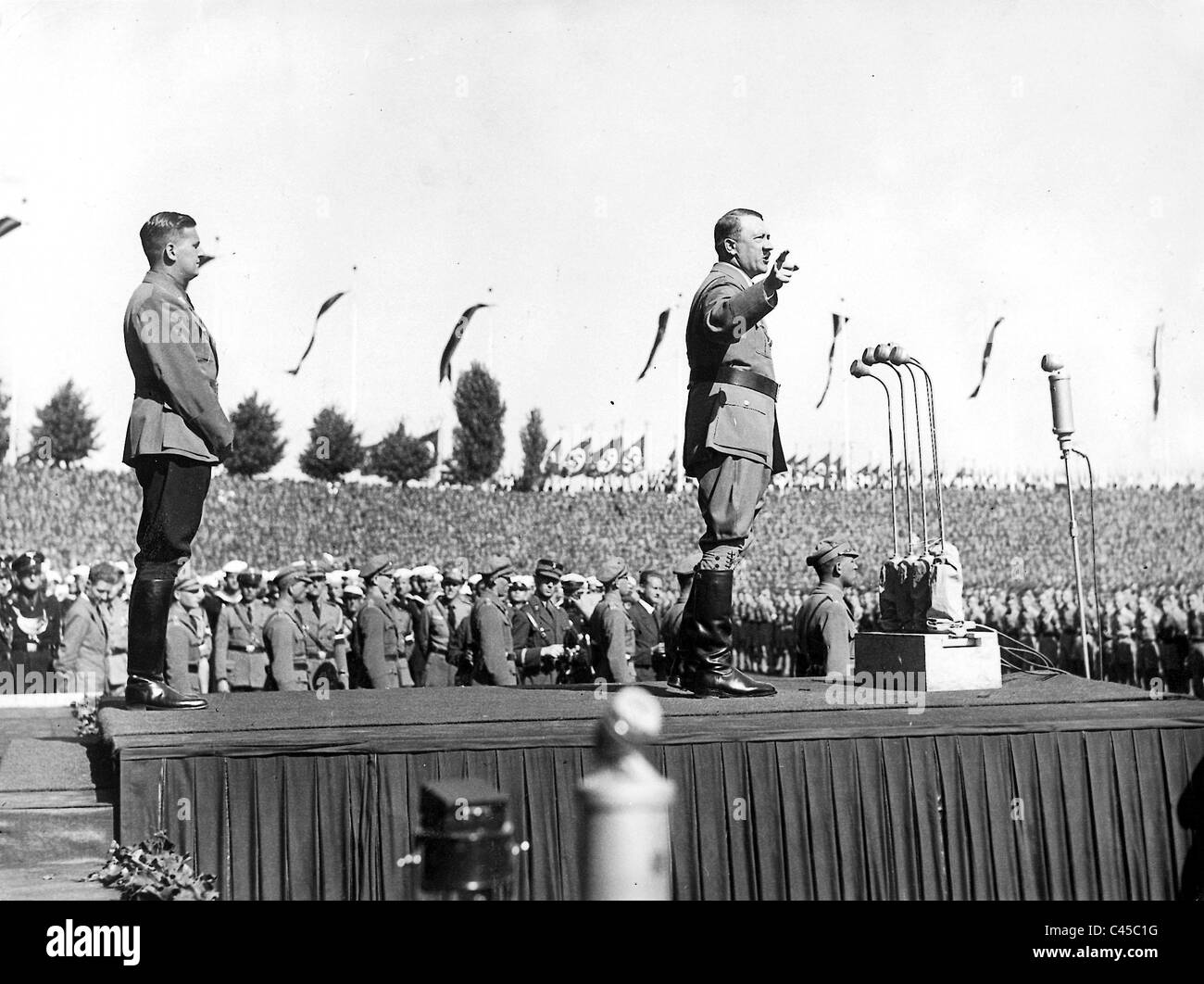 Adolf hitler stadium hitler youth immagini e fotografie stock ad alta ...