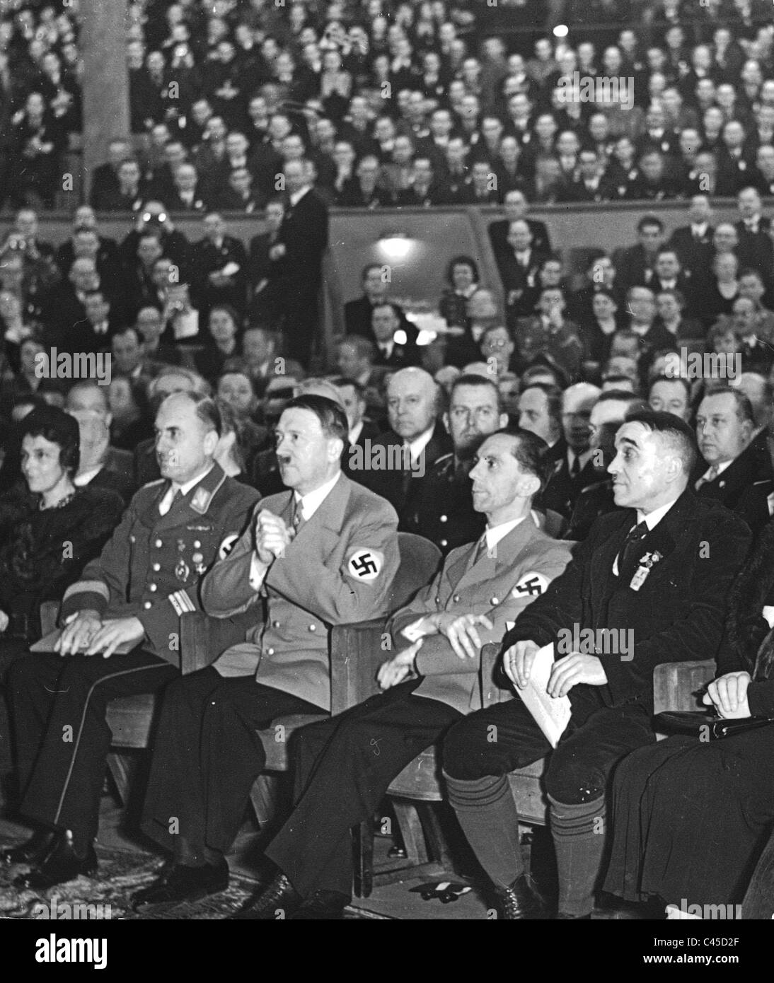 Joseph goebbels and adolf hitler Foto e Immagini Stock in Bianco e Nero ...