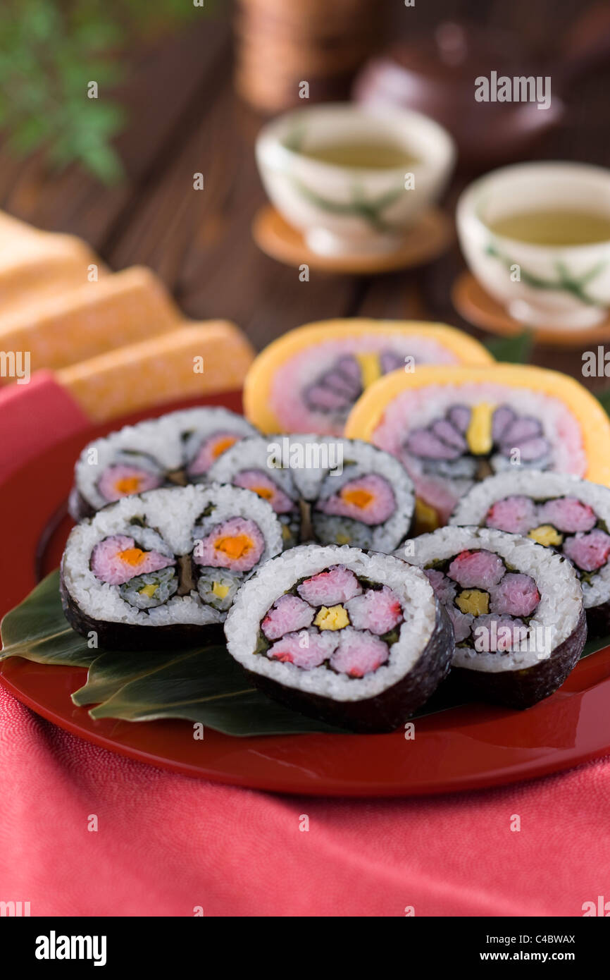 Maki zushi immagini e fotografie stock ad alta risoluzione - Alamy