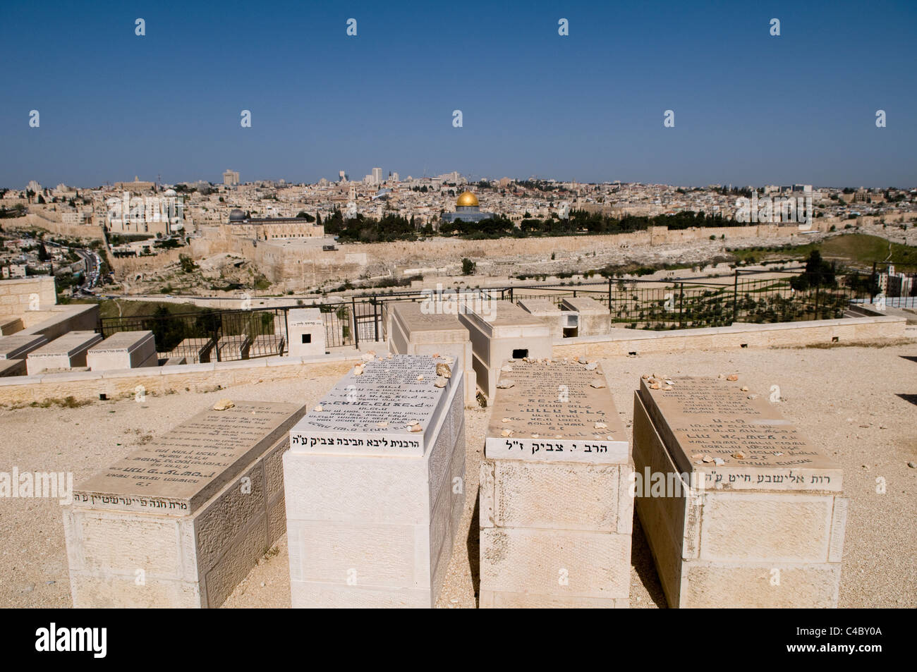 Una vista del Monte del Tempio e la città vecchia di Gerusalemme come ...