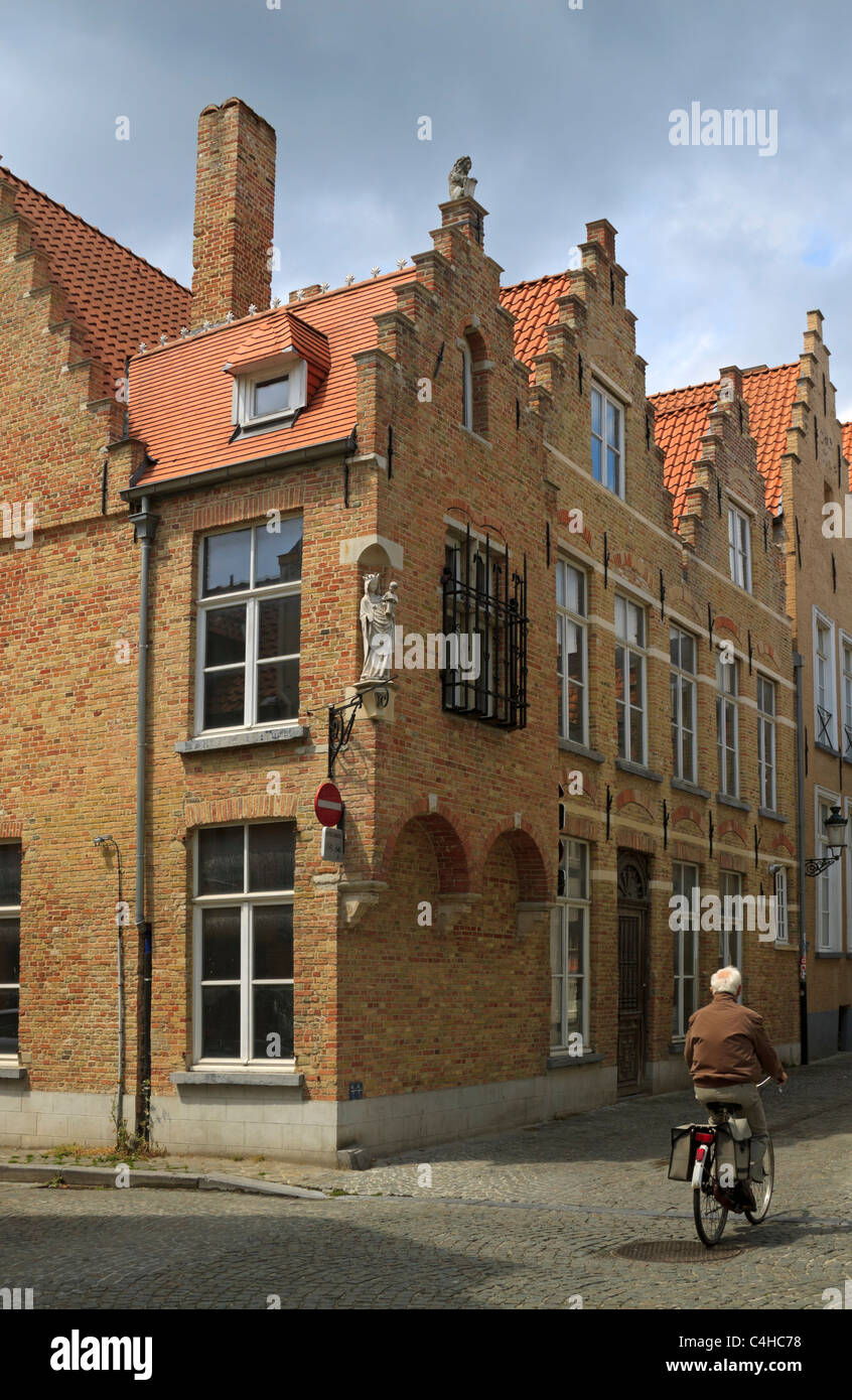 Frontoni frontali immagini e fotografie stock ad alta risoluzione - Alamy