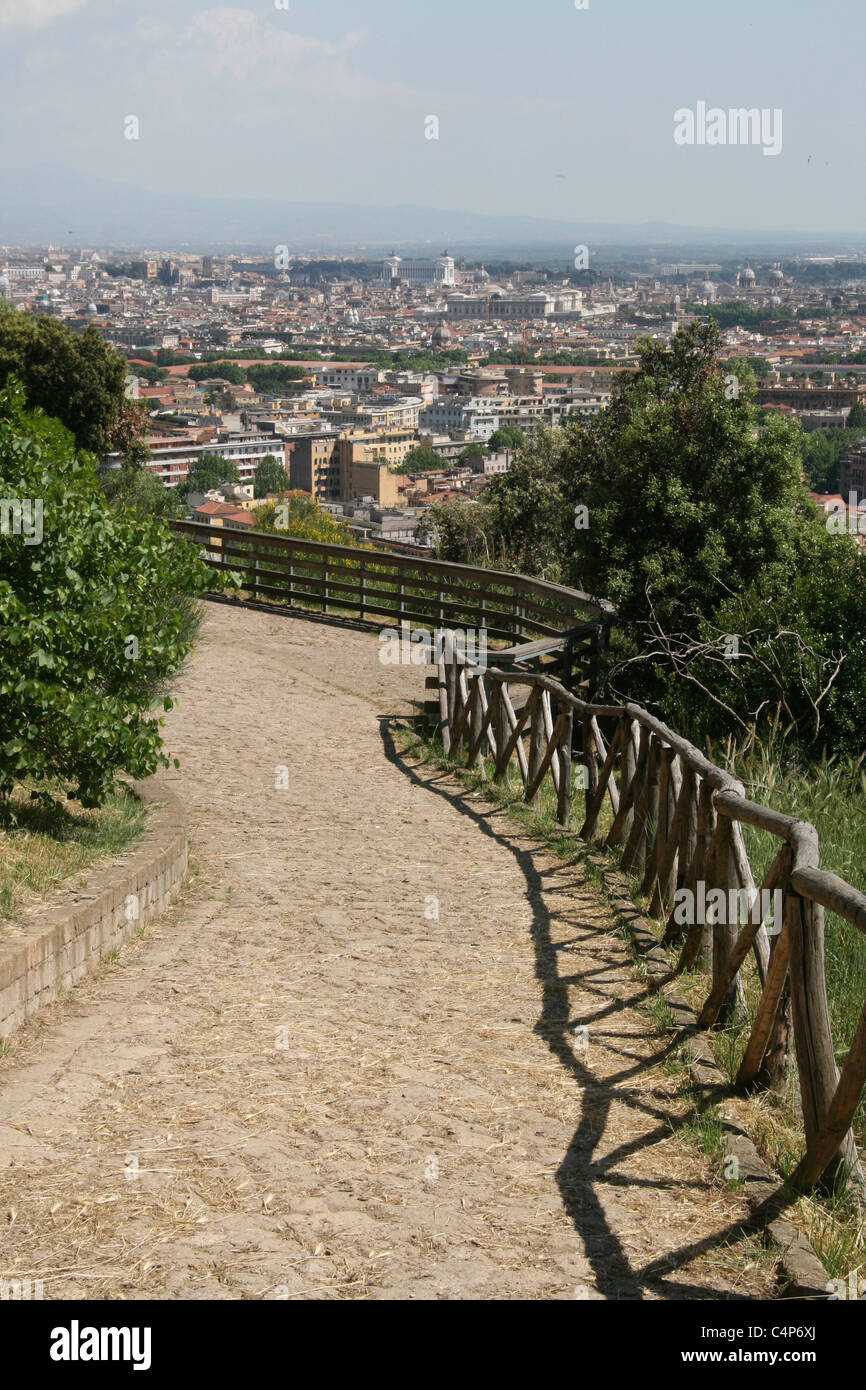 Panorama di Roma dalla collina di Monte Mario Foto stock - Alamy