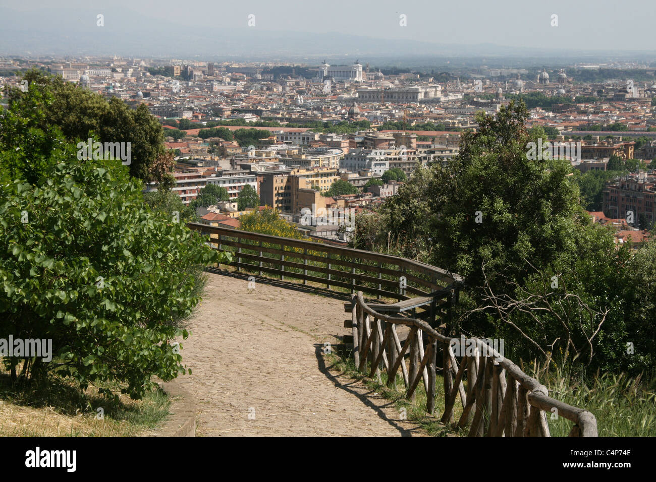 Panorama di Roma dalla collina di Monte Mario Foto stock - Alamy